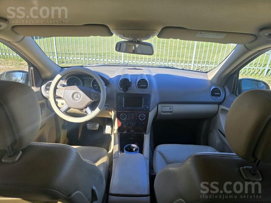 Black Mercedes-Benz ML 320 2007 in Jelgava, with an engine capacity of 3.00 L and mileage of 321 thousand km for 4400 €, photo 14 on AUTOMOTO.COM.LV