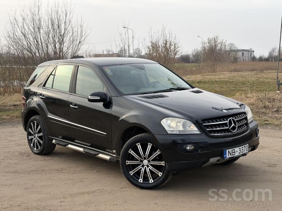 Melns Mercedes-Benz ML 320 2007 Jelgava, ar dzinēja tilpumu 3.00 L un nobraukumu 328 tūkst. km par 2000 €, foto 1 vietnē AUTOMOTO.COM.LV