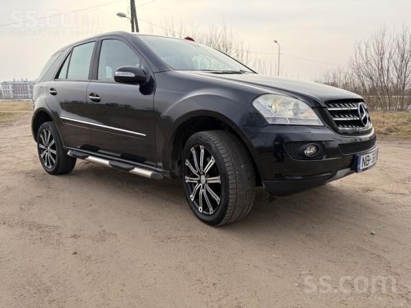 Melns Mercedes-Benz ML 320 2007 Jelgava, ar dzinēja tilpumu 3.00 L un nobraukumu 328 tūkst. km par 2000 €, foto 3 vietnē AUTOMOTO.COM.LV
