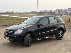 Melns Mercedes-Benz ML 320 2007 Jelgava, ar dzinēja tilpumu 3.00 L un nobraukumu 328 tūkst. km par 2000 €, foto 6 vietnē AUTOMOTO.COM.LV