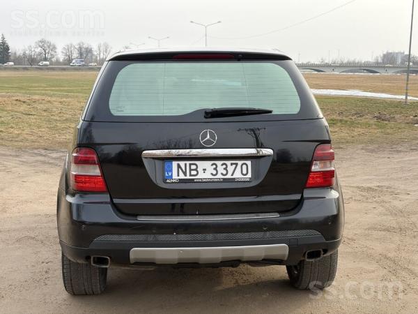 Melns Mercedes-Benz ML 320 2007 Jelgava, ar dzinēja tilpumu 3.00 L un nobraukumu 328 tūkst. km par 2000 €, foto 7 vietnē AUTOMOTO.COM.LV