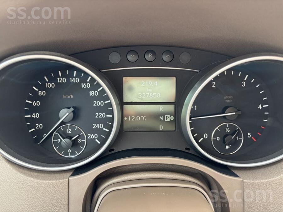 Melns Mercedes-Benz ML 320 2007 Jelgava, ar dzinēja tilpumu 3.00 L un nobraukumu 328 tūkst. km par 2000 €, foto 13 vietnē AUTOMOTO.COM.LV