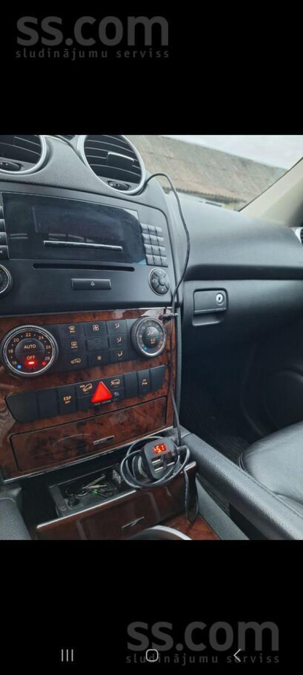 Black Mercedes-Benz ML 320 2007 in Riga, with an engine capacity of 3.00 L and mileage of 338 thousand km for 4200 €, photo 7 on AUTOMOTO.COM.LV
