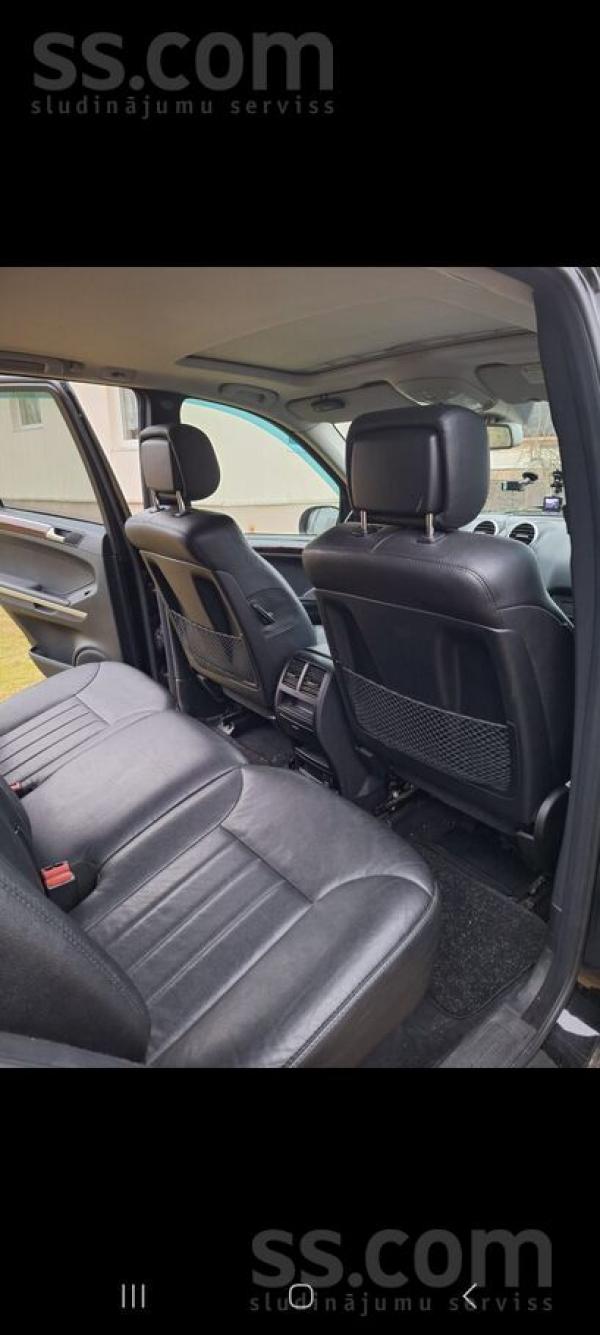 Black Mercedes-Benz ML 320 2007 in Riga, with an engine capacity of 3.00 L and mileage of 338 thousand km for 4200 €, photo 8 on AUTOMOTO.COM.LV