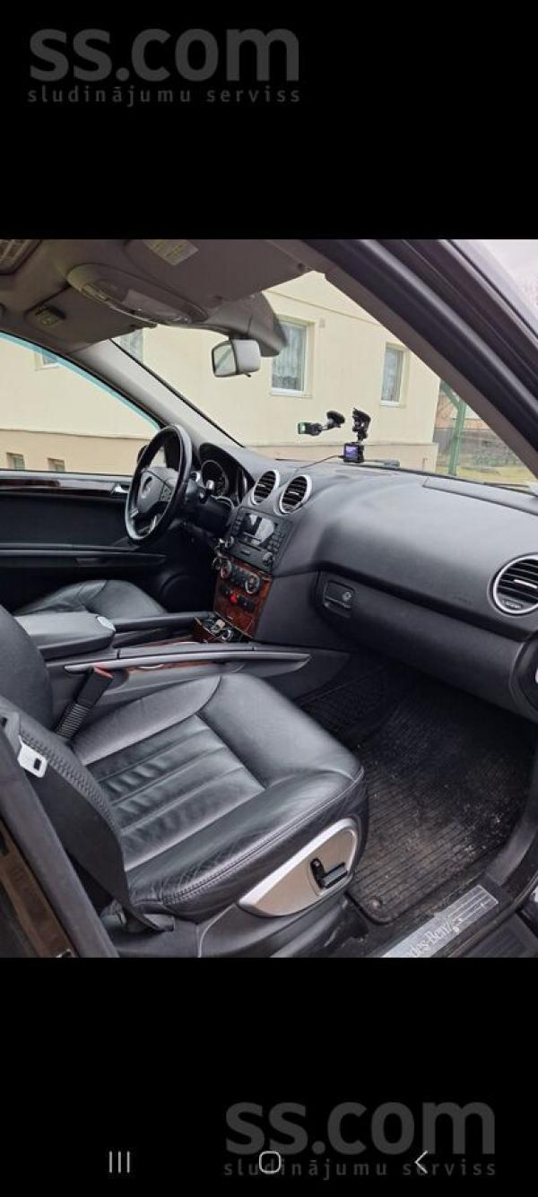 Black Mercedes-Benz ML 320 2007 in Riga, with an engine capacity of 3.00 L and mileage of 338 thousand km for 4200 €, photo 9 on AUTOMOTO.COM.LV