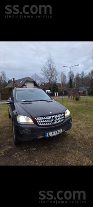 Melns Mercedes-Benz ML 320 2007 Rīga, ar dzinēja tilpumu 3.00 L un nobraukumu 337 tūkst. km par 4200 €, foto  vietnē AUTOMOTO.COM.LV