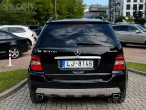 Black Mercedes-Benz ML 320 2007 in Riga, with an engine capacity of 3.00 L and mileage of 339 thousand km for 3990 €, photo 5 on AUTOMOTO.COM.LV