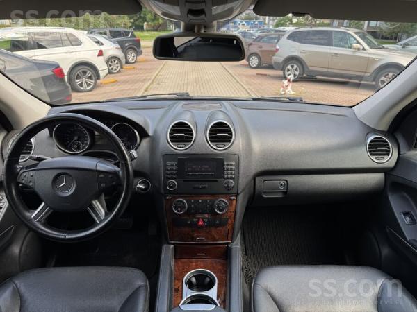 Melns Mercedes-Benz ML 320 2007 Rīga, ar dzinēja tilpumu 3.00 L un nobraukumu 339 tūkst. km par 3990 €, foto 7 vietnē AUTOMOTO.COM.LV