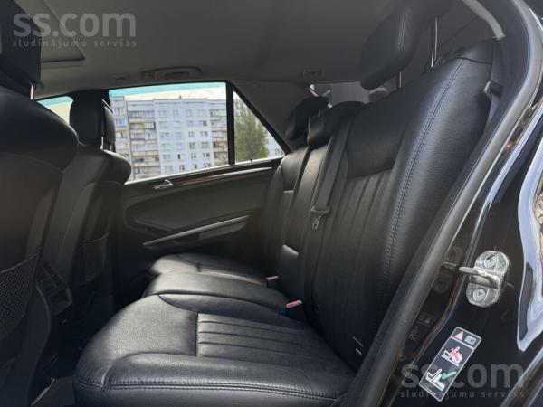Melns Mercedes-Benz ML 320 2007 Rīga, ar dzinēja tilpumu 3.00 L un nobraukumu 339 tūkst. km par 3990 €, foto 9 vietnē AUTOMOTO.COM.LV