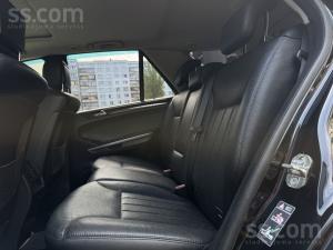 Black Mercedes-Benz ML 320 2007 in Riga, with an engine capacity of 3.00 L and mileage of 339 thousand km for 3990 €, photo 10 on AUTOMOTO.COM.LV