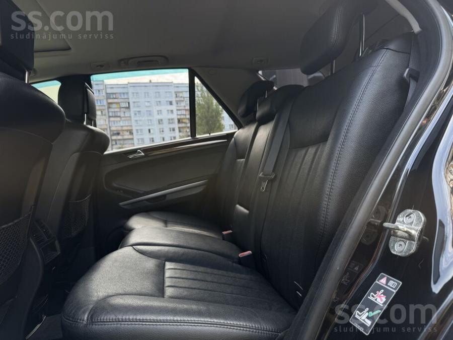 Black Mercedes-Benz ML 320 2007 in Riga, with an engine capacity of 3.00 L and mileage of 339 thousand km for 3990 €, photo 10 on AUTOMOTO.COM.LV