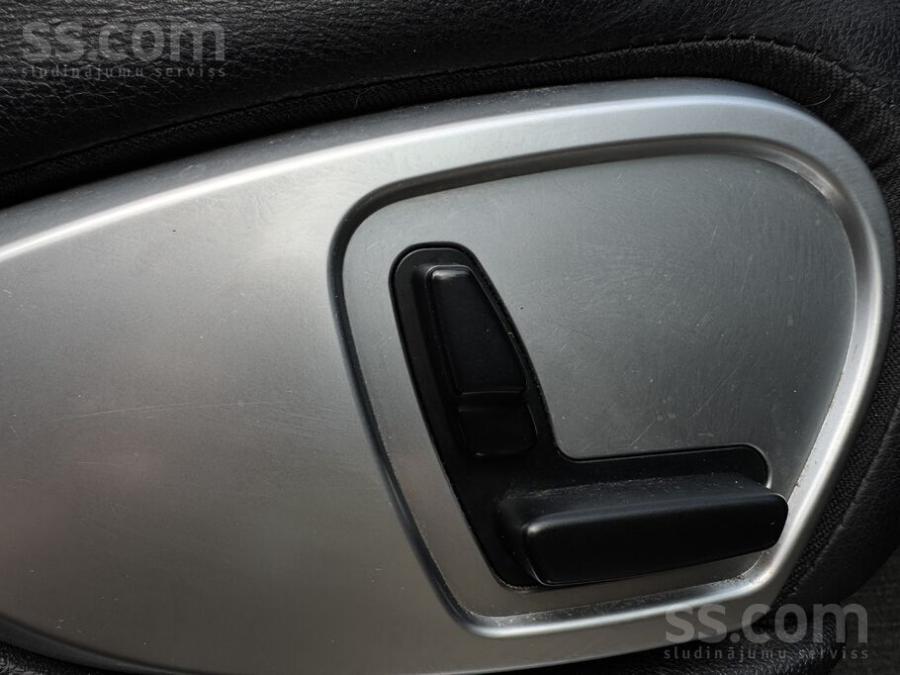 Black Mercedes-Benz ML 320 2007 in Riga, with an engine capacity of 3.00 L and mileage of 339 thousand km for 3990 €, photo 11 on AUTOMOTO.COM.LV