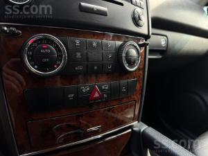 Black Mercedes-Benz ML 320 2007 in Riga, with an engine capacity of 3.00 L and mileage of 339 thousand km for 3990 €, photo 14 on AUTOMOTO.COM.LV