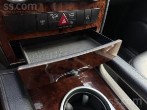 Black Mercedes-Benz ML 320 2007 in Riga, with an engine capacity of 3.00 L and mileage of 339 thousand km for 3990 €, photo 17 on AUTOMOTO.COM.LV