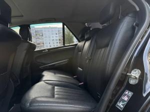 Melns Mercedes-Benz ML 320 2007 Rīga, ar dzinēja tilpumu 3.00 L un nobraukumu 339 tūkst. km par 3990 €, foto 9 vietnē AUTOMOTO.COM.LV