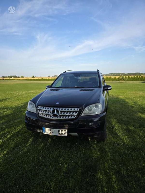 Melns Mercedes-Benz ML 320 2007 Kauņa, ar dzinēja tilpumu 3.00 L un nobraukumu 340 tūkst. km par 3300 €, foto 1 vietnē AUTOMOTO.COM.LV