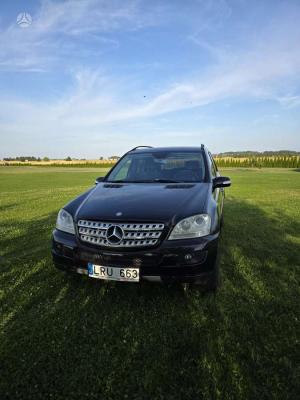 Melns Mercedes-Benz ML 320 2007 Kauņa, ar dzinēja tilpumu 3.00 L un nobraukumu 340 tūkst. km par 3300 €, foto  vietnē AUTOMOTO.COM.LV