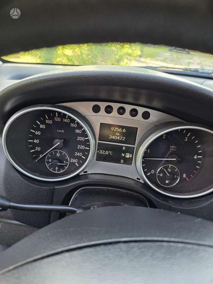 Black Mercedes-Benz ML 320 2007 in Kaunas, with an engine capacity of 3.00 L and mileage of 340 thousand km for 3300 €, photo 10 on AUTOMOTO.COM.LV