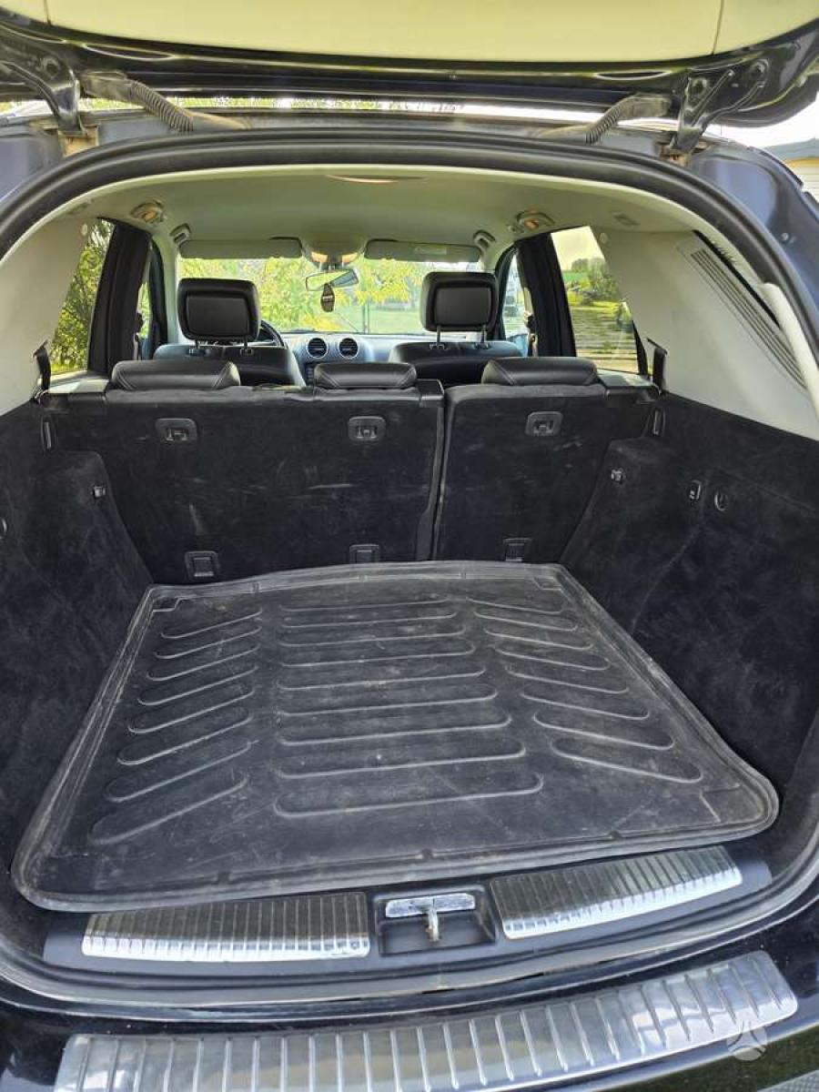 Black Mercedes-Benz ML 320 2007 in Kaunas, with an engine capacity of 3.00 L and mileage of 340 thousand km for 3300 €, photo 12 on AUTOMOTO.COM.LV