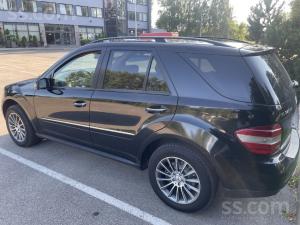 Черный Мерседес МЛ 320 2007 в Рига, объемом двигателя 3.20 л и пробегом 362 тыс. км за 3900 €, фото 8 на AUTOMOTO.COM.LV