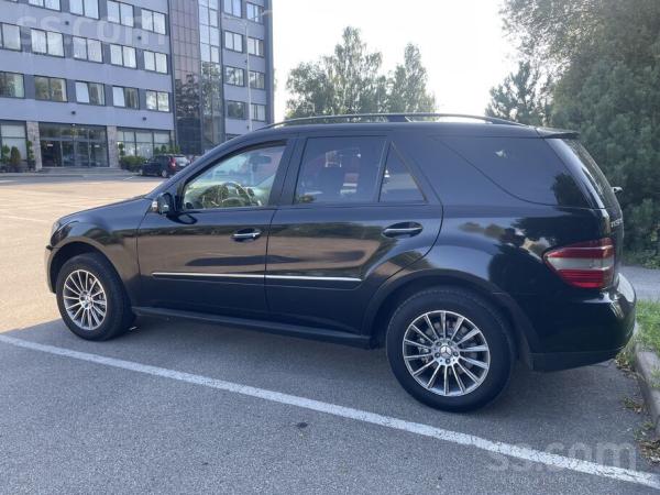Melns Mercedes-Benz ML 320 2007 Rīga, ar dzinēja tilpumu 3.00 L un nobraukumu 362 tūkst. km par 3900 €, foto 8 vietnē AUTOMOTO.COM.LV