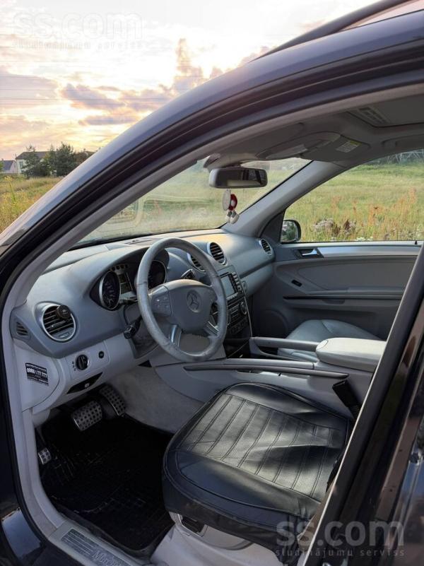 Melns Mercedes-Benz ML 320 2007 Daugavpils, ar dzinēja tilpumu 3.00 L un nobraukumu 303 tūkst. km par 6750 €, foto 6 vietnē AUTOMOTO.COM.LV