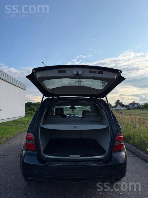 Melns Mercedes-Benz ML 320 2007 Daugavpils, ar dzinēja tilpumu 3.00 L un nobraukumu 303 tūkst. km par 6750 €, foto 8 vietnē AUTOMOTO.COM.LV