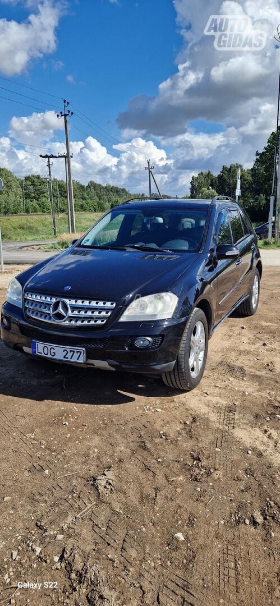 Melns Mercedes-Benz ML 320 2007 Šauļi, ar dzinēja tilpumu 3.00 L un nobraukumu 358 tūkst. km par 4099 €, foto 1 vietnē AUTOMOTO.COM.LV