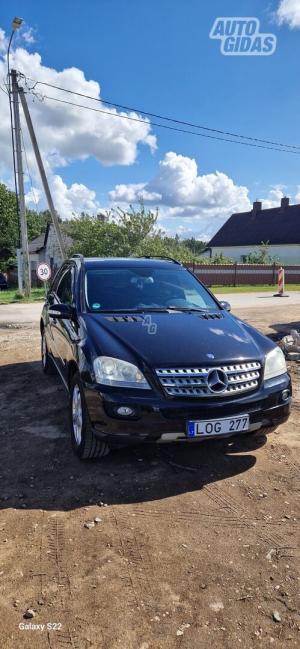 Melns Mercedes-Benz ML 320 2007 Šauļi, ar dzinēja tilpumu 3.00 L un nobraukumu 358 tūkst. km par 4099 €, foto 3 vietnē AUTOMOTO.COM.LV