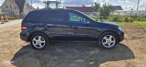Melns Mercedes-Benz ML 320 2007 Šauļi, ar dzinēja tilpumu 3.00 L un nobraukumu 358 tūkst. km par 4099 €, foto 4 vietnē AUTOMOTO.COM.LV
