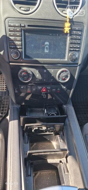 Melns Mercedes-Benz ML 320 2007 Šauļi, ar dzinēja tilpumu 3.00 L un nobraukumu 358 tūkst. km par 4099 €, foto 9 vietnē AUTOMOTO.COM.LV