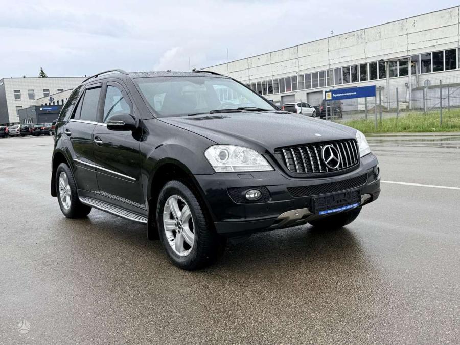 Черный Мерседес МЛ 320 2007 в Паневежис, объемом двигателя 3.00 л и пробегом 500 тыс. км за 3490 €, фото 3 на AUTOMOTO.COM.LV