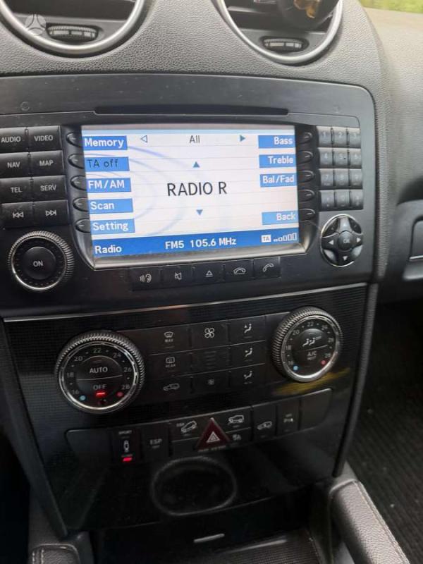 Melns Mercedes-Benz ML 320 2007 Viļņa, ar dzinēja tilpumu 3.00 L un nobraukumu 321 tūkst. km par 3200 €, foto 9 vietnē AUTOMOTO.COM.LV