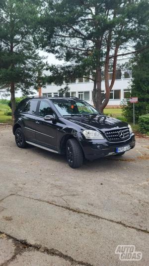 Melns Mercedes-Benz ML 320 2007 Radviliškis, ar dzinēja tilpumu 3.00 L un nobraukumu 324 tūkst. km par 3500 €, foto 3 vietnē AUTOMOTO.COM.LV