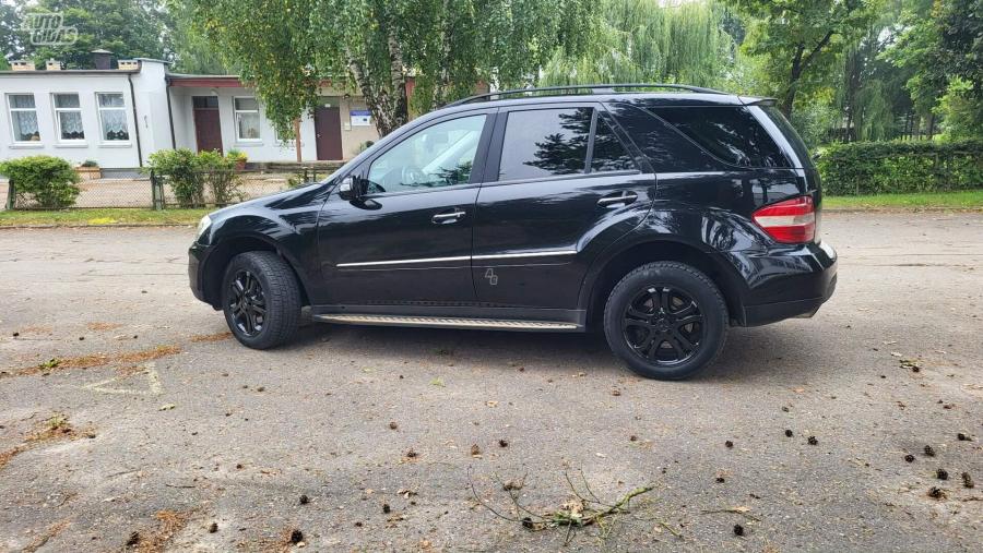 Melns Mercedes-Benz ML 320 2007 Radviliškis, ar dzinēja tilpumu 3.00 L un nobraukumu 324 tūkst. km par 3500 €, foto 4 vietnē AUTOMOTO.COM.LV