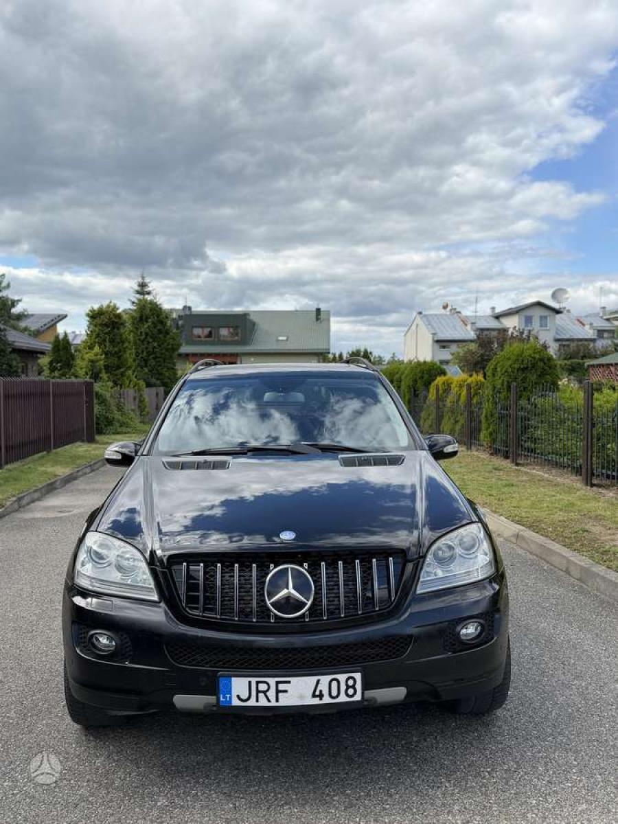 Black Mercedes-Benz ML 320 2007 in Vilnius, with an engine capacity of 2.99 L and mileage of 425 thousand km for 3900 €, photo 3 on AUTOMOTO.COM.LV