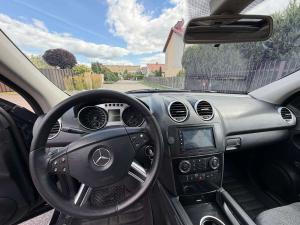 Black Mercedes-Benz ML 320 2007 in Vilnius, with an engine capacity of 2.99 L and mileage of 425 thousand km for 3900 €, photo 11 on AUTOMOTO.COM.LV