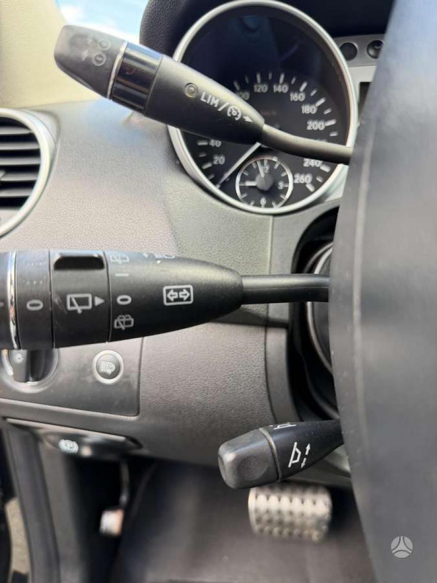 Black Mercedes-Benz ML 320 2007 in Vilnius, with an engine capacity of 2.99 L and mileage of 425 thousand km for 3900 €, photo 13 on AUTOMOTO.COM.LV