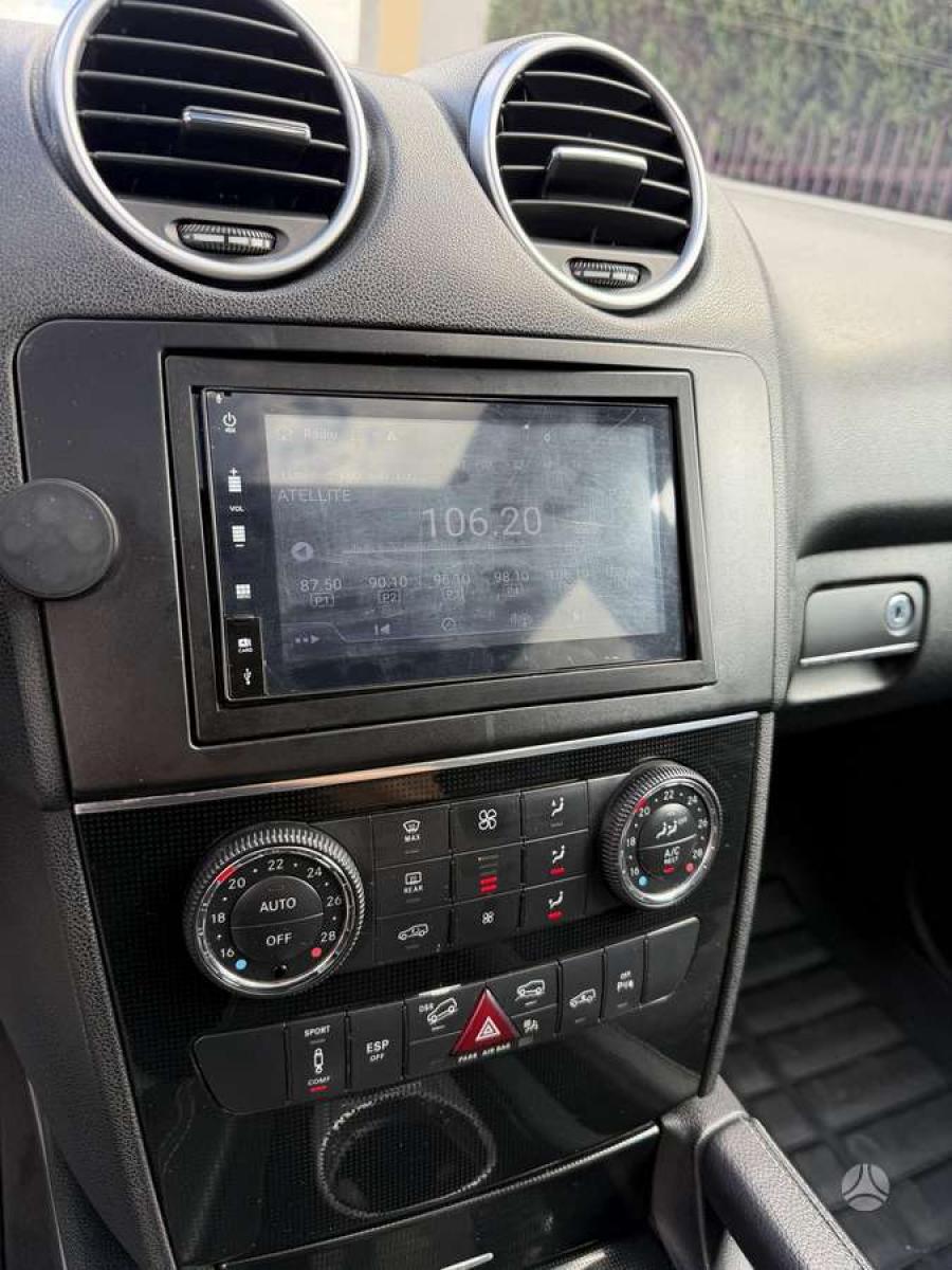 Black Mercedes-Benz ML 320 2007 in Vilnius, with an engine capacity of 2.99 L and mileage of 425 thousand km for 3900 €, photo 14 on AUTOMOTO.COM.LV