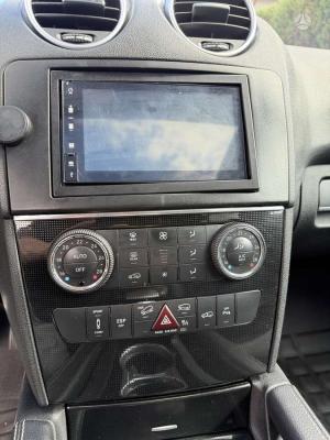 Black Mercedes-Benz ML 320 2007 in Vilnius, with an engine capacity of 2.99 L and mileage of 425 thousand km for 3900 €, photo 15 on AUTOMOTO.COM.LV