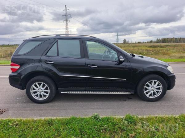 Мерседес МЛ 320 2007 в Лиепая на AUTOMOTO.COM.LV Черный Мерседес МЛ 320 2007 в Лиепая, объемом двигателя 3.00 л и пробегом 326 тыс. км за 5500 €, фото 5 на AUTOMOTO.COM.LV