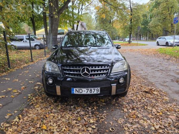 Мерседес МЛ 320 2007 в Рига на AUTOMOTO.COM.LV Черный Мерседес МЛ 320 2007 в Рига, объемом двигателя 3.00 л и пробегом 411 тыс. км за 4100 €, фото 4 на AUTOMOTO.COM.LV