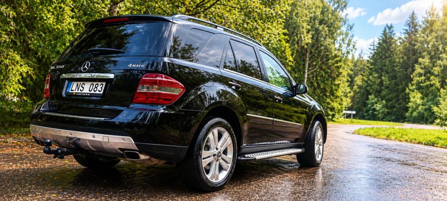 Melns Mercedes-Benz ML 320 2007 Kupiškis, ar dzinēja tilpumu 3.00 L un nobraukumu 352 tūkst. km par 4650 €, foto 3 vietnē AUTOMOTO.COM.LV