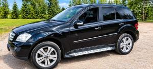 Melns Mercedes-Benz ML 320 2007 Kupiškis, ar dzinēja tilpumu 3.00 L un nobraukumu 352 tūkst. km par 4650 €, foto 5 vietnē AUTOMOTO.COM.LV