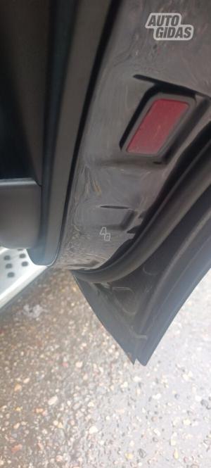 Melns Mercedes-Benz ML 320 2007 Kupiškis, ar dzinēja tilpumu 3.00 L un nobraukumu 352 tūkst. km par 4650 €, foto 8 vietnē AUTOMOTO.COM.LV