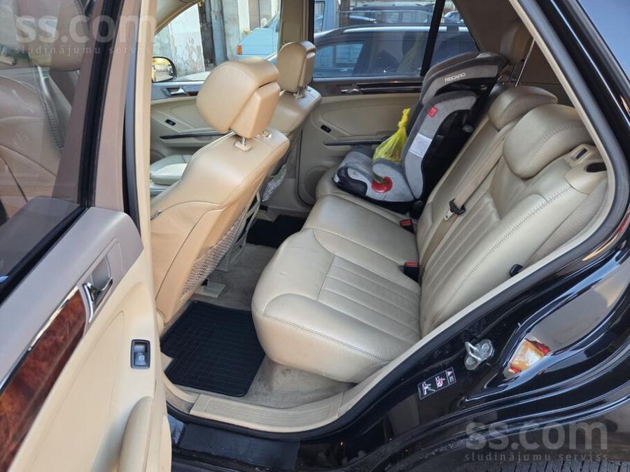 Melns Mercedes-Benz ML 320 2007 Jelgava, ar dzinēja tilpumu 3.00 L un nobraukumu 332 tūkst. km par 4200 €, foto 7 vietnē AUTOMOTO.COM.LV
