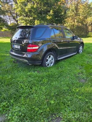 Melns Mercedes-Benz ML 320 2007 Jelgava, ar dzinēja tilpumu 3.00 L un nobraukumu 285 tūkst. km par 3400 €, foto 3 vietnē AUTOMOTO.COM.LV