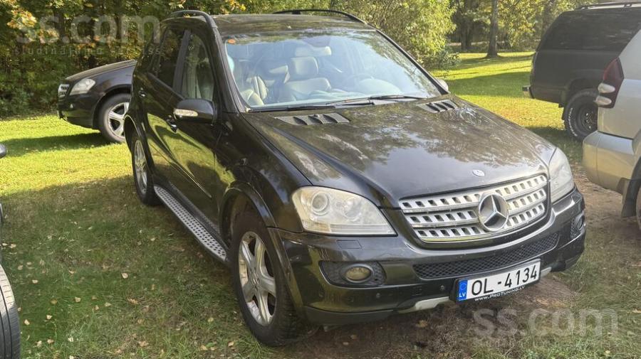 Melns Mercedes-Benz ML 320 2007 Ogre, ar dzinēja tilpumu 3.00 L un nobraukumu 297 tūkst. km par 4000 €, foto 3 vietnē AUTOMOTO.COM.LV