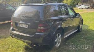 Melns Mercedes-Benz ML 320 2007 Ogre, ar dzinēja tilpumu 3.00 L un nobraukumu 297 tūkst. km par 4000 €, foto 4 vietnē AUTOMOTO.COM.LV
