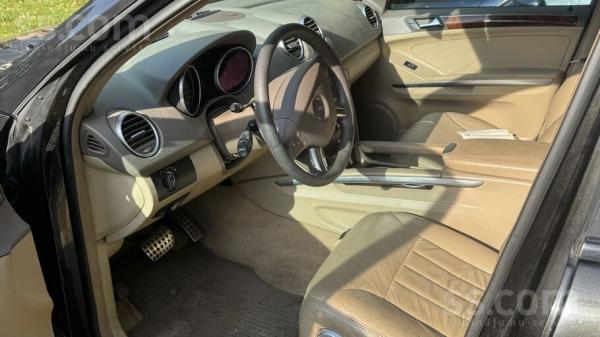 Mercedes-Benz ML 320 2007 Ogre vietnÄ Melns Mercedes-Benz ML 320 2007 Ogre, ar dzinÄja tilpumu 3.00 L un nobraukumu 297 tÅ«kst. km par 4000 ā¬, foto 8 vietnÄ AUTOMOTO.COM.LV